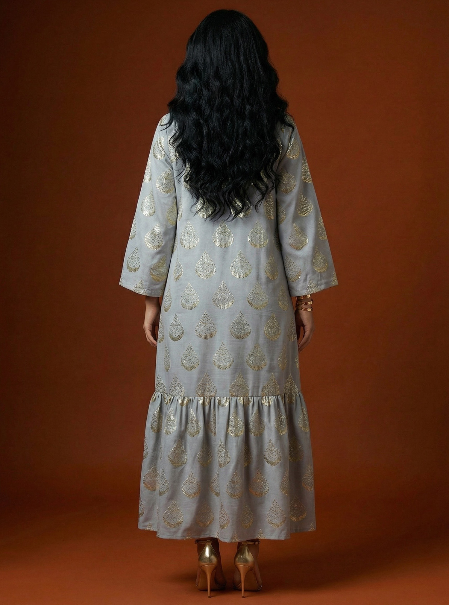 Kuwaiti Dara'a Kuwaiti embroidered Dara'a in grey, bottom ruffles ...