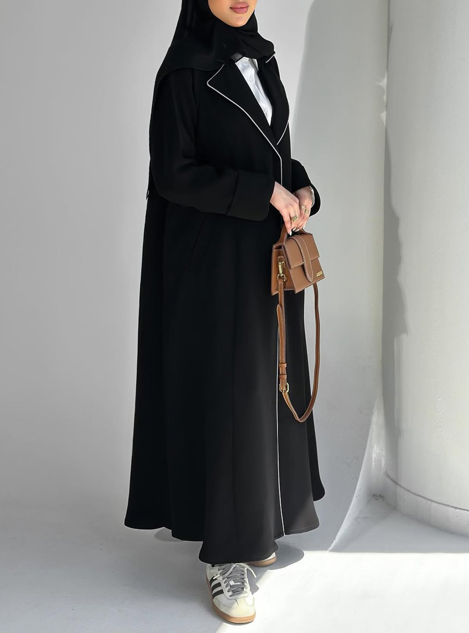 MB-09 Stylish black abaya with contrast white lining for everyday look ...