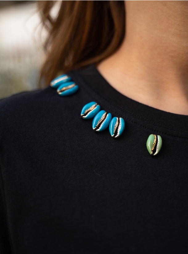 Trivia Shell Black t-shirt with Trivia shell embellishment. Free Size ...