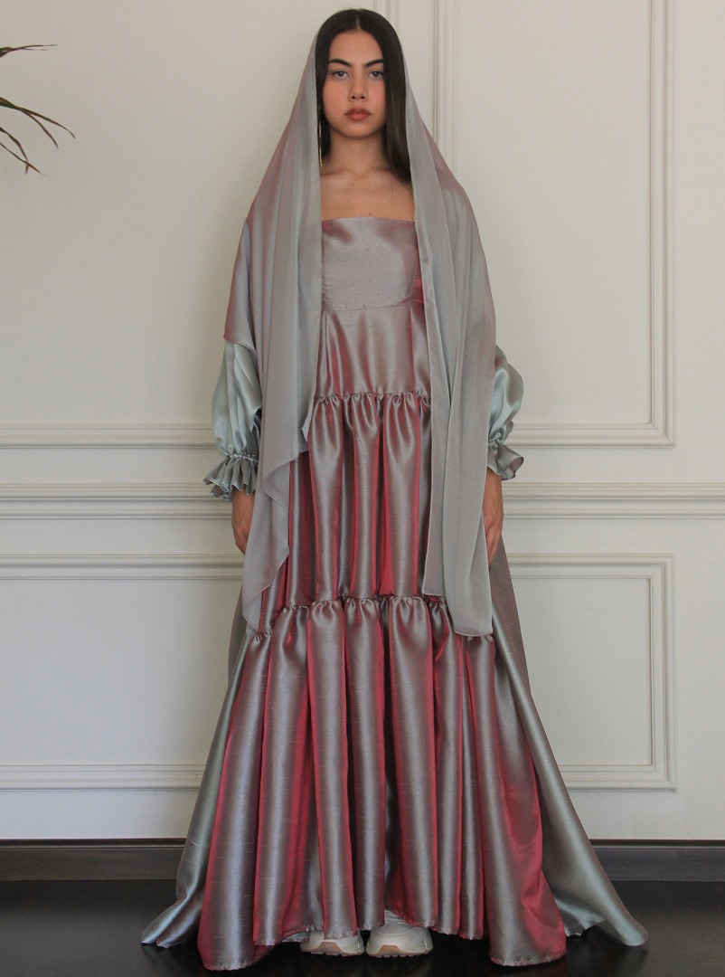 The Marjan Set A light and flowy dress with a flattering square ...