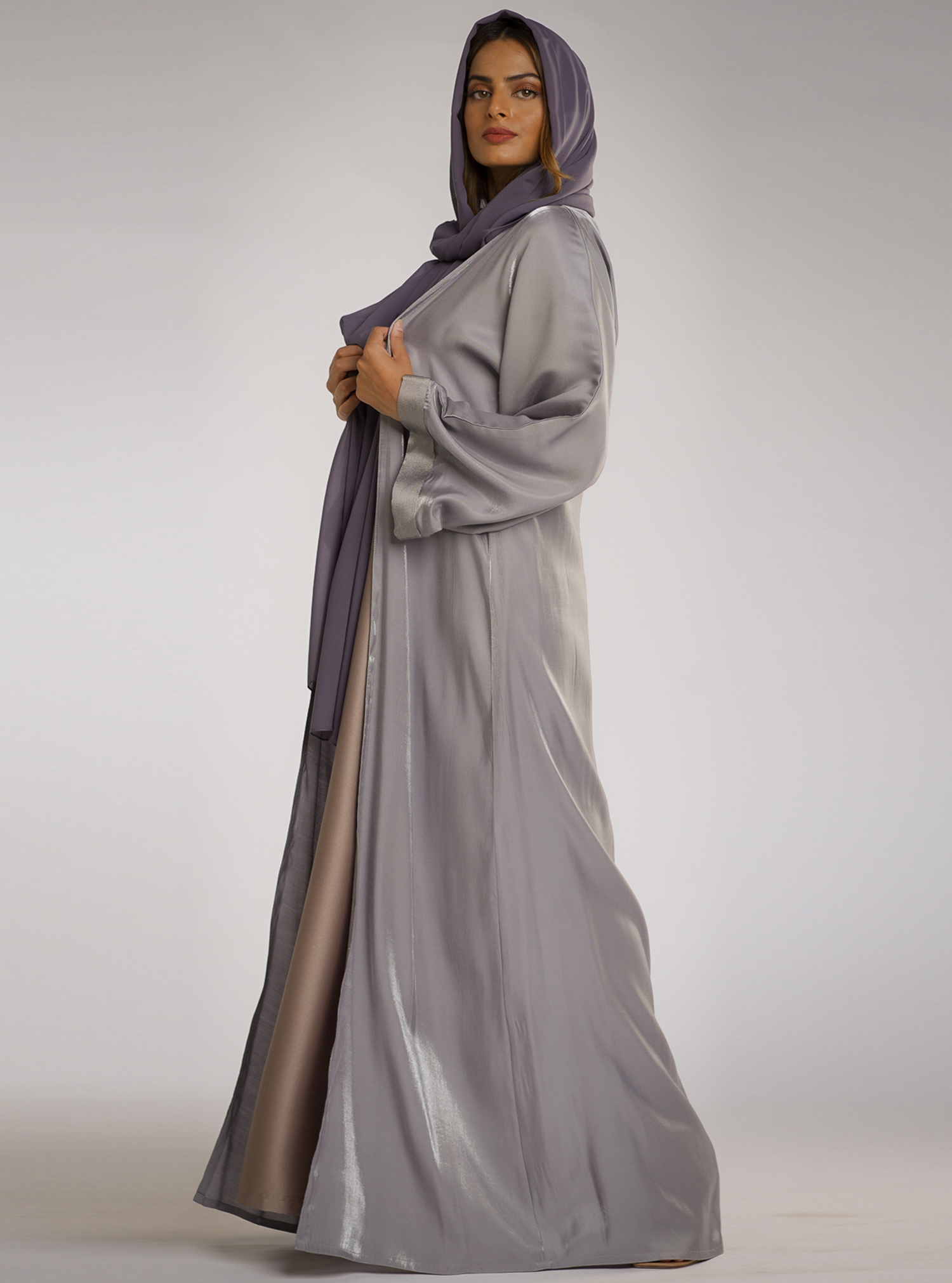 GREY SHEEN ABAY The Shehna Hussain presents the Season 2022 Spring ...