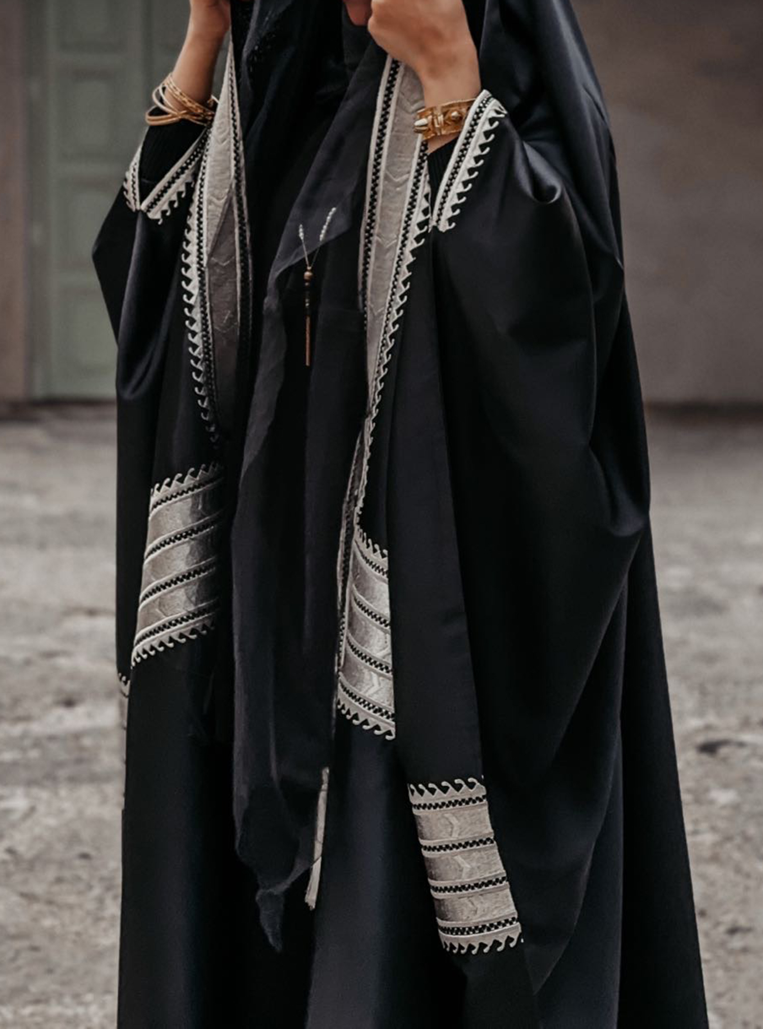 Bisht Abaya Black bisht abaya adorned with embroidery details, Abayas ...