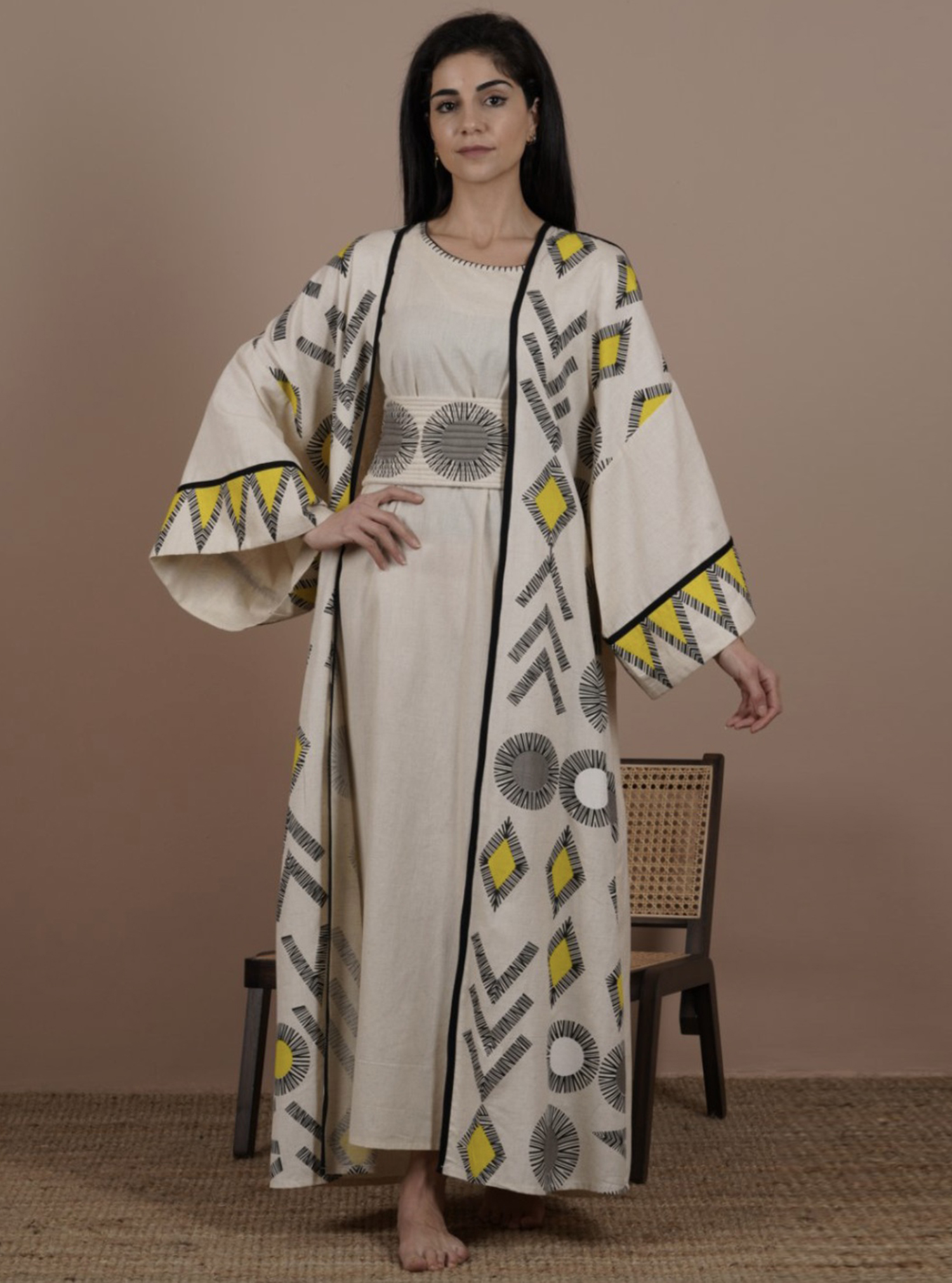 Linen Abaya Set Linen embroidered bisht abaya with inner dress. Abayas ...