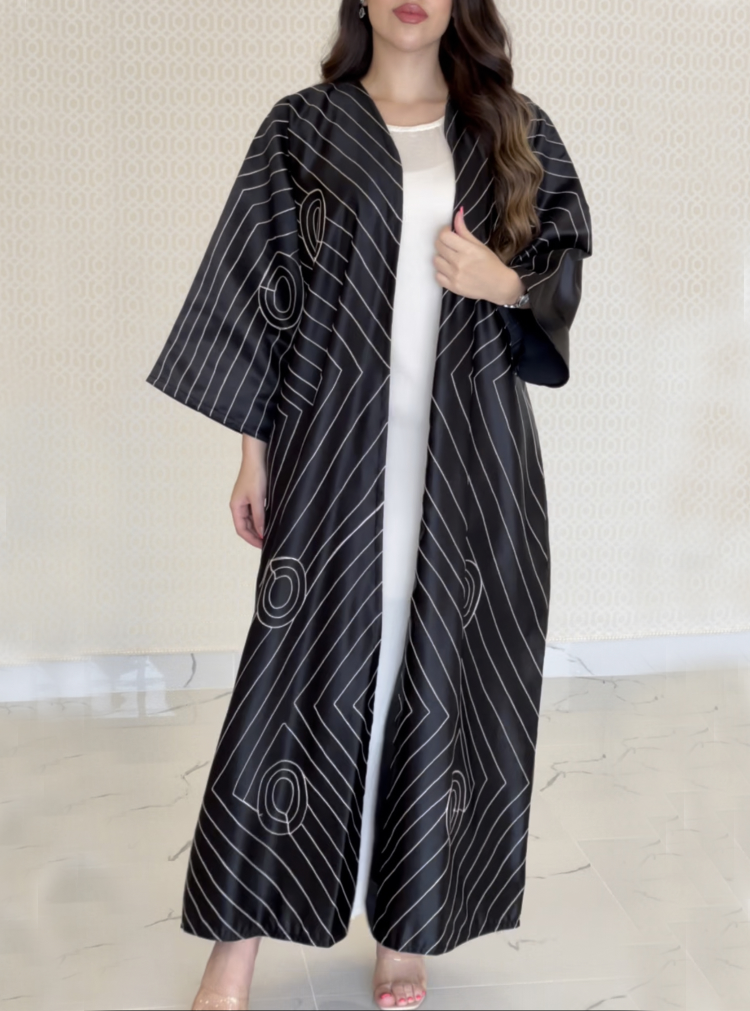 Pattern Abaya Simple patterned abaya with embroidery Abayas from ...