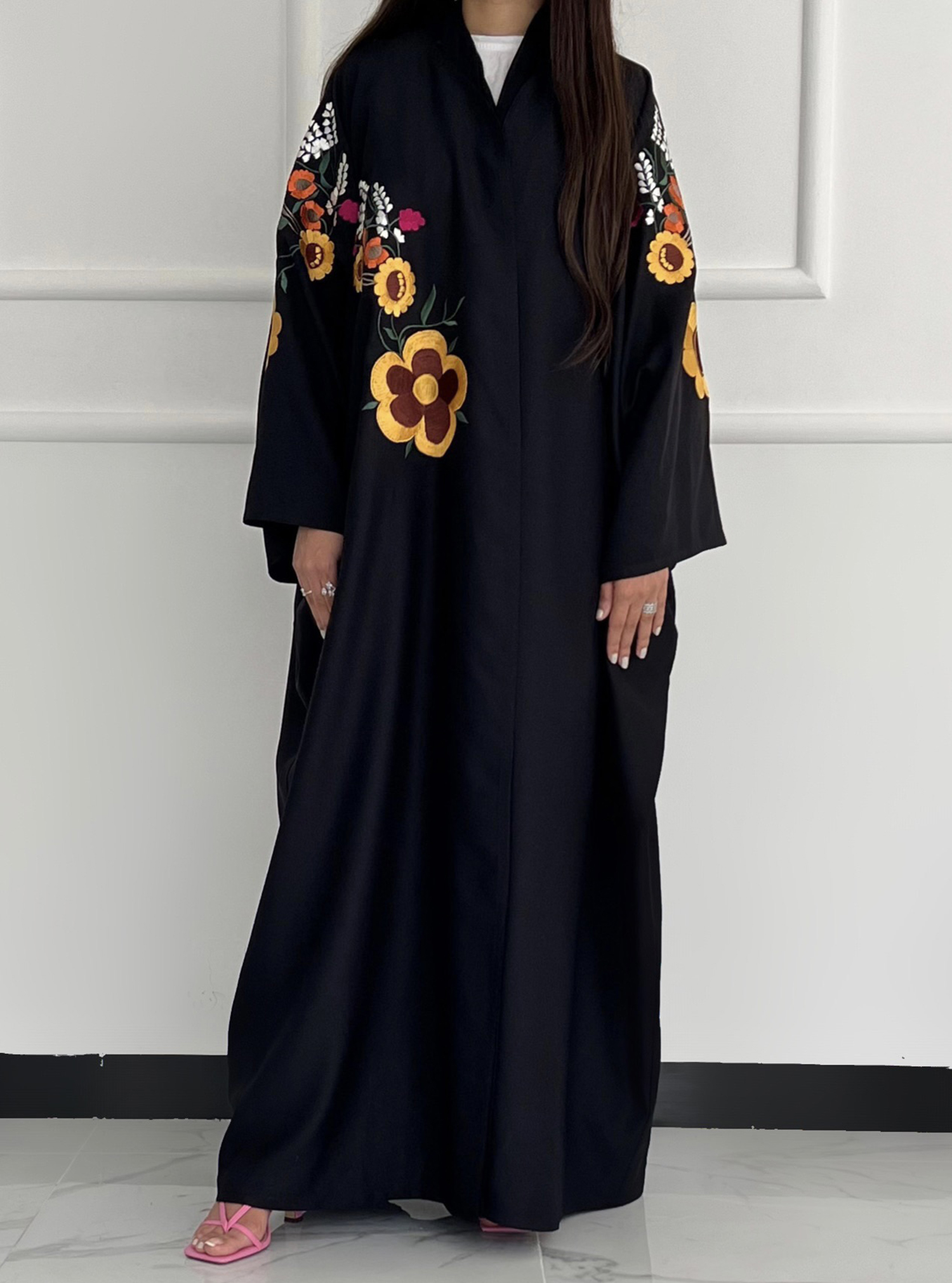Bisht abaya Black bisht abaya with sunflower embroidery. Comes with a ...