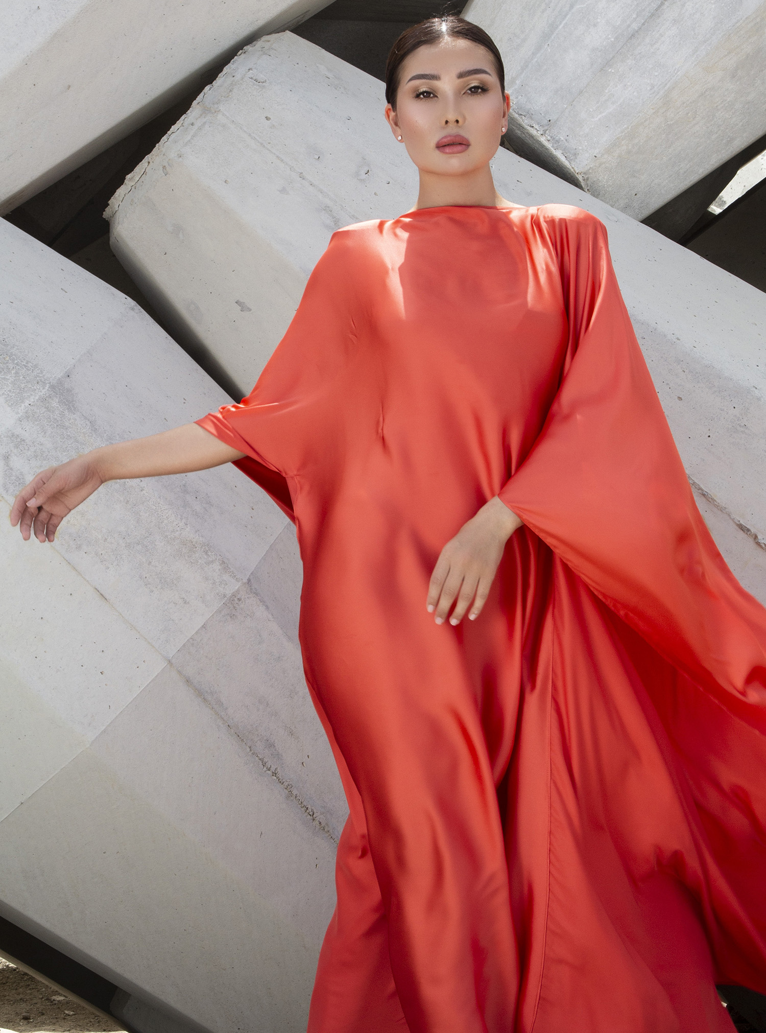 S015 kaftan Our vermilion kaftan represents life, features an oversized fit with batwing sleeves ...