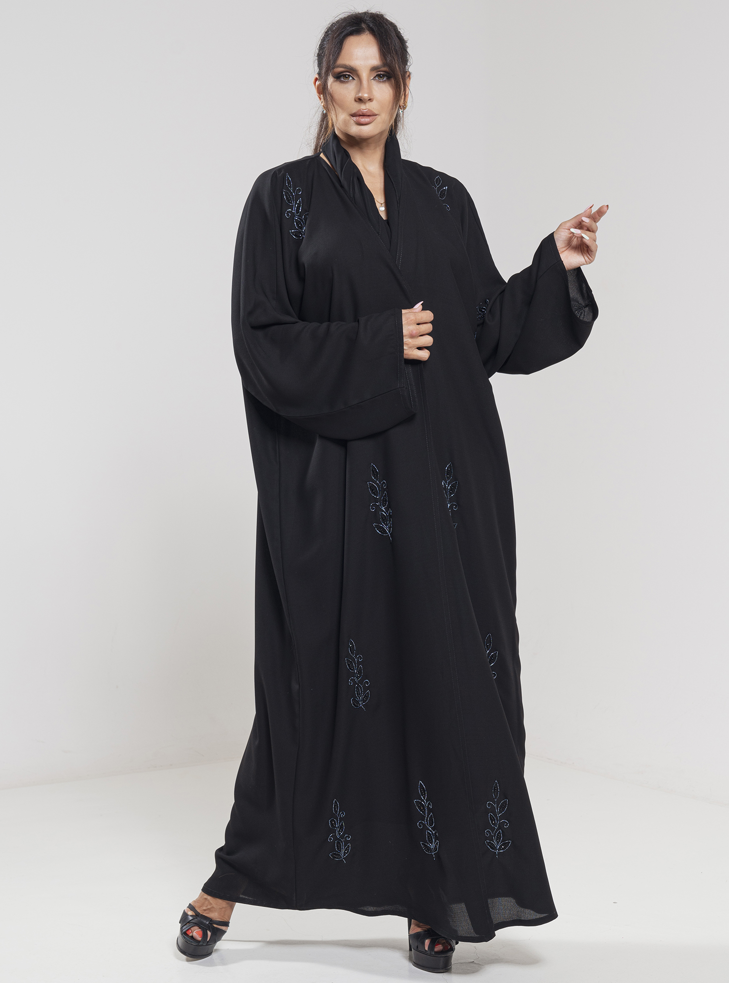 Solitaire Abaya Black embellished bisht abaya with headscarf. a daily ...