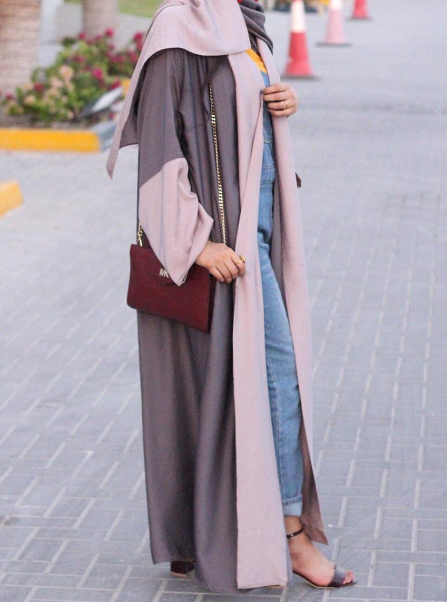 Two color silk A practical abaya suitable for daily wear and is ...