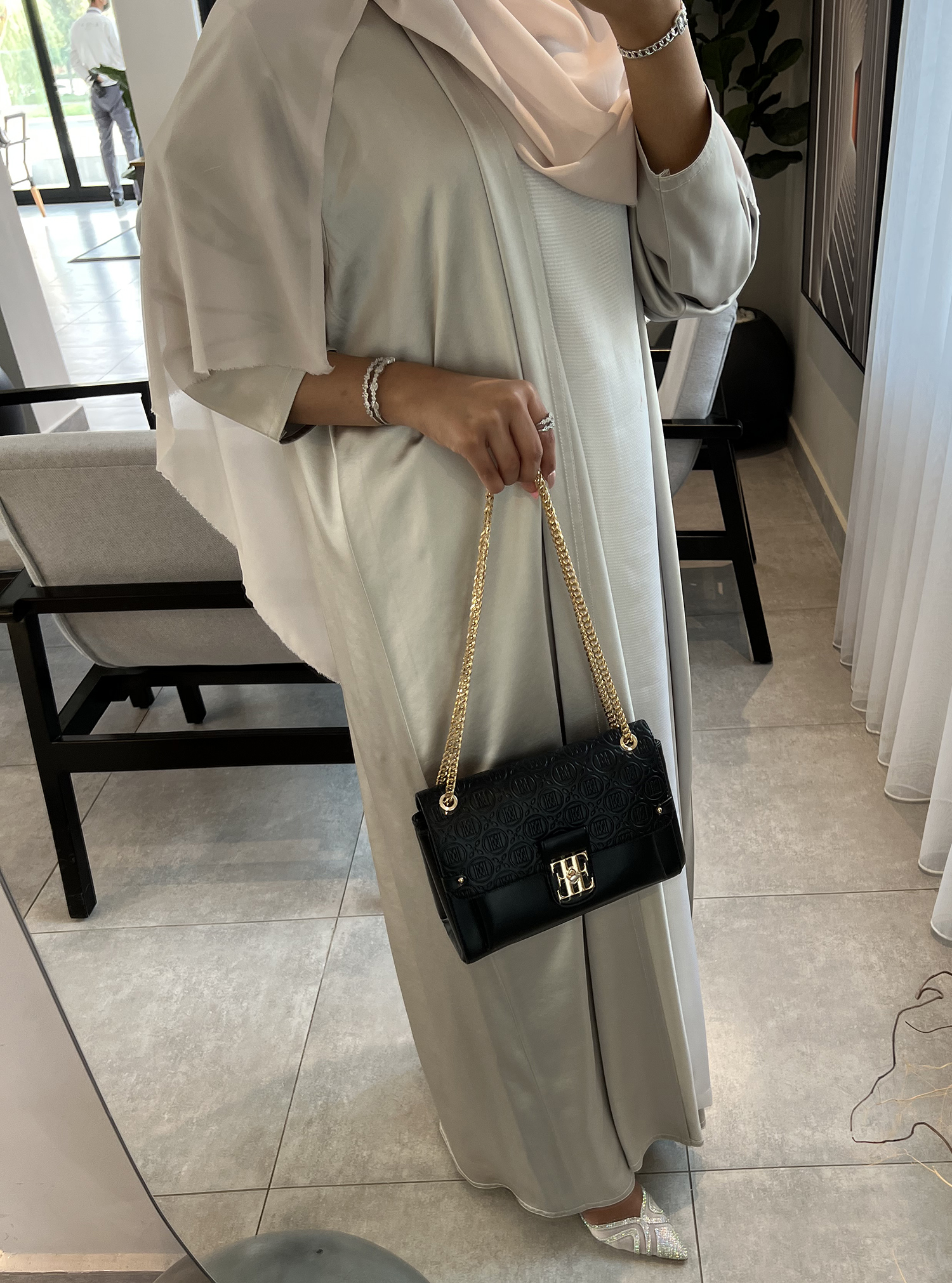 Daily Abaya Light gray Simple abaya in a classic cut. Comes with a ...