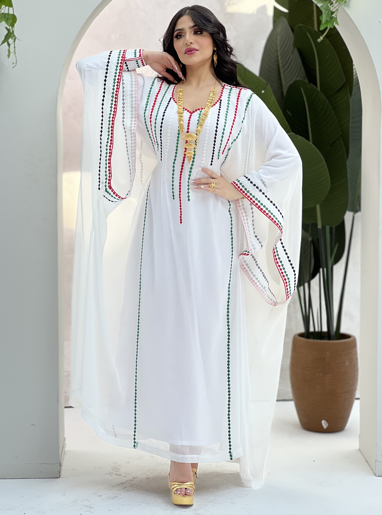 Jelabiya Gorgeous UAE National Day jalabiya with trimmings Kaftans from ...