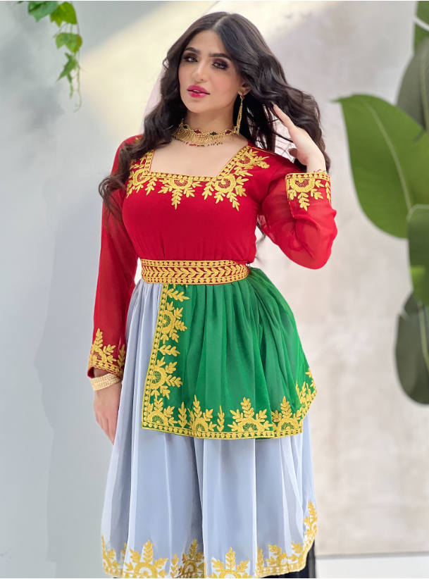 National Dress Elegant UAE National Day dress with embellished ...