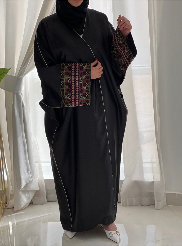 Work Abaya Black abaya with embroidered sleeves, comes with a matching ...