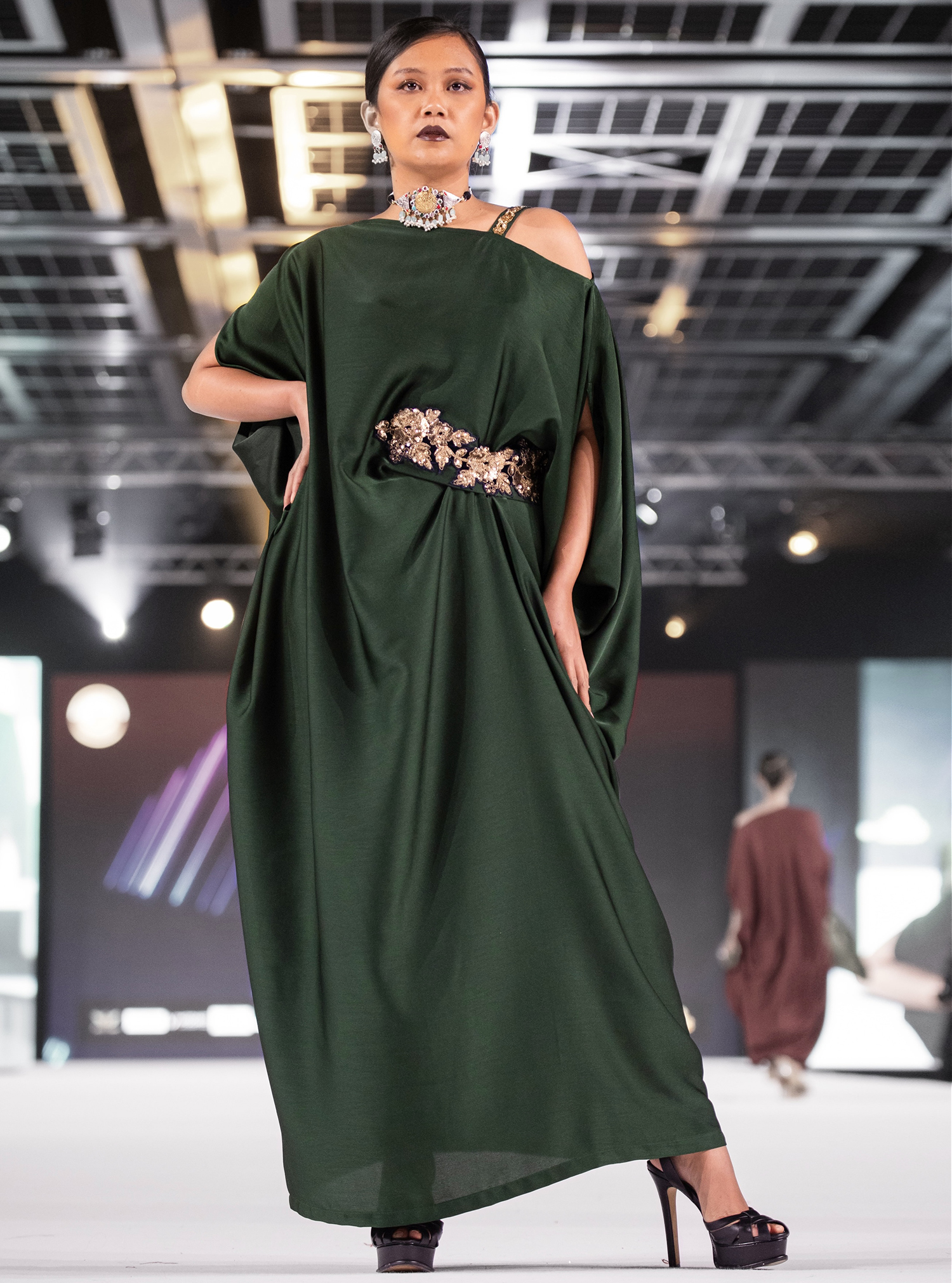 Pin up drape Drape style dress with zari and zardosi work, tieable from ...