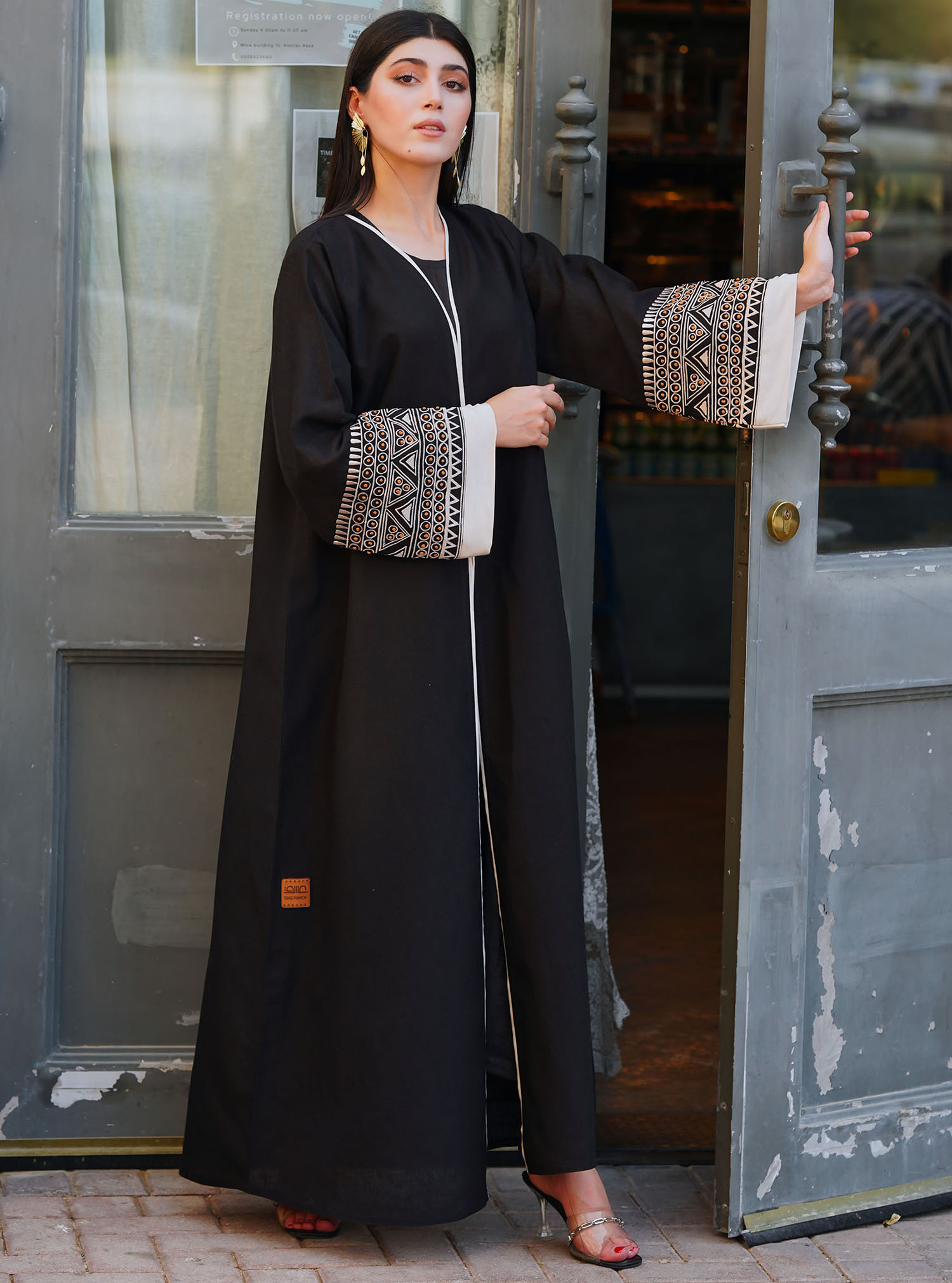 Black abaya Black Abaya with traditional pattern embroidered sleeves ...