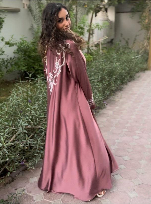 Silk abaya set Beautiful mauve pink abaya with beaded embroidery work, includes a silk inner ...
