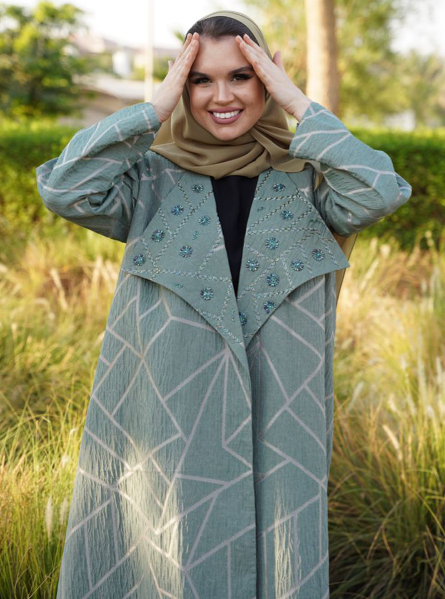 Pattern abaya Art pattern abaya with stone design Abayas from Roya ...