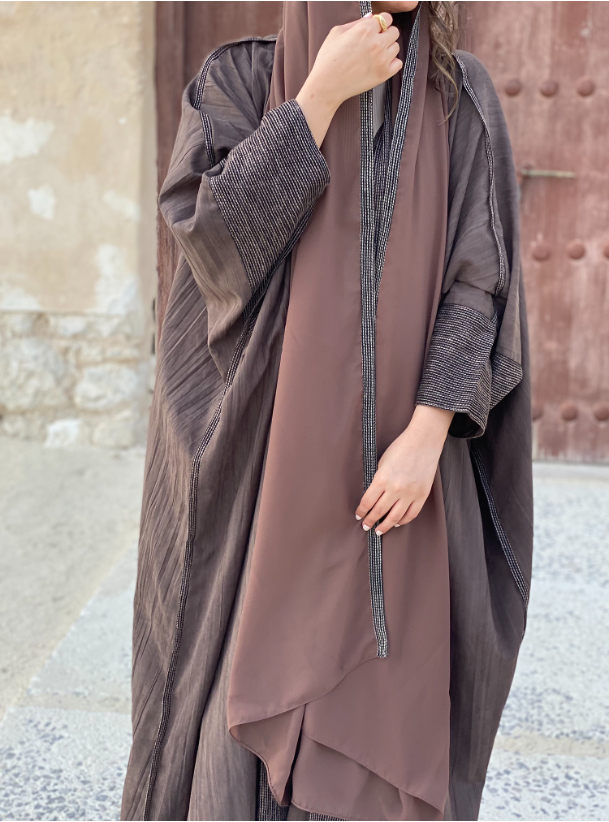 Shamwah Abaya Brown shamwah abaya with patterned trimmings. Abayas from ...