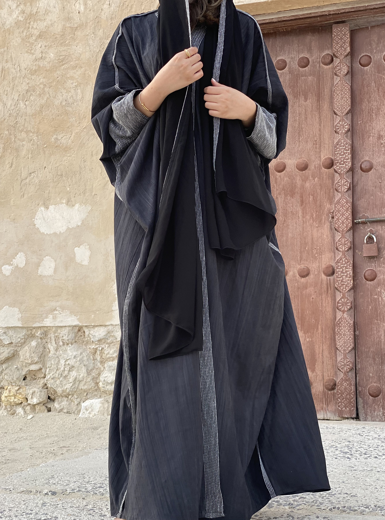 Shamwah Abaya Black shamwah abaya with patterned trimmings. Abayas from ...