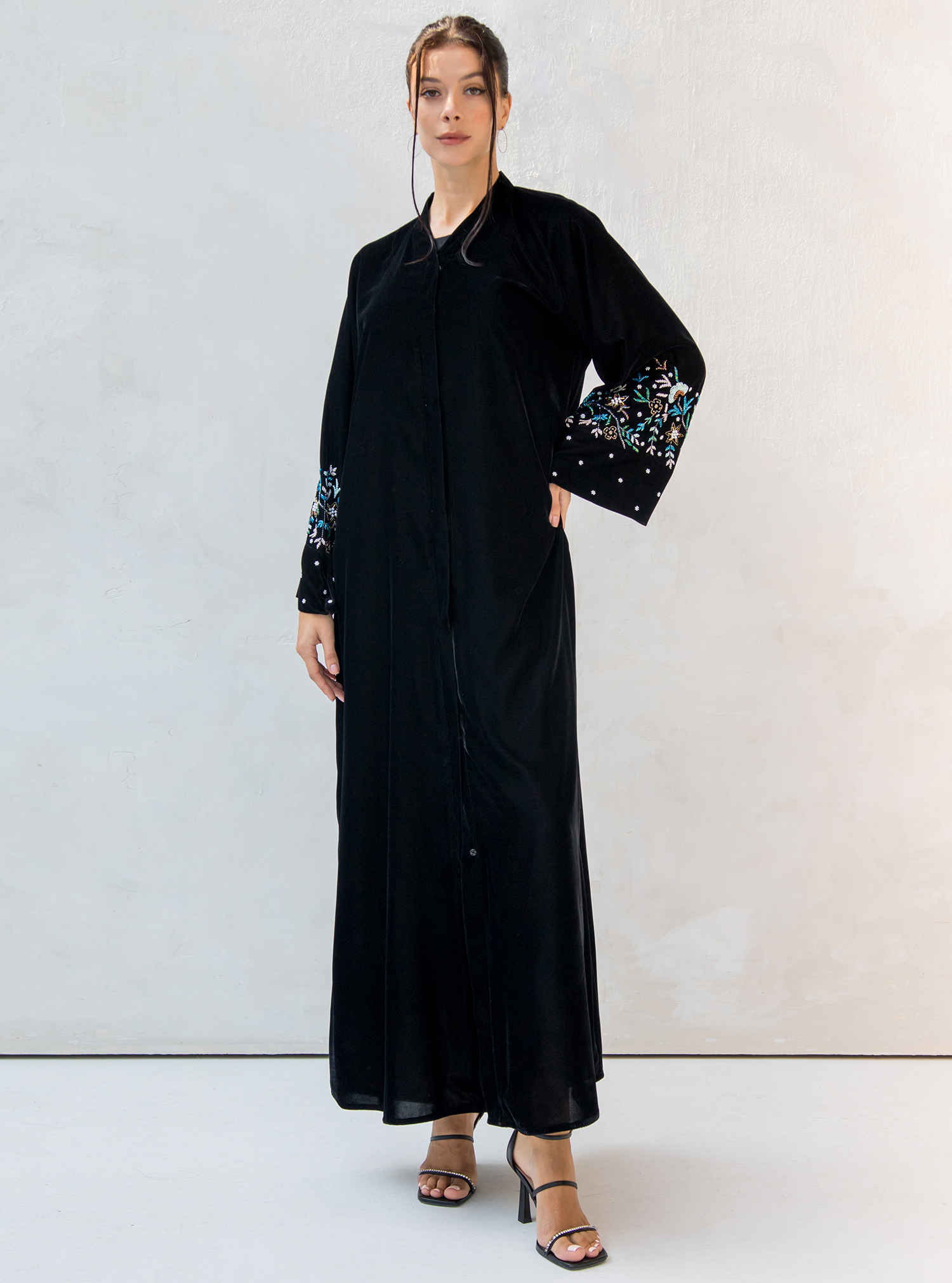 Velvet abaya velevet abaya with colorfull stones design Abayas from ...