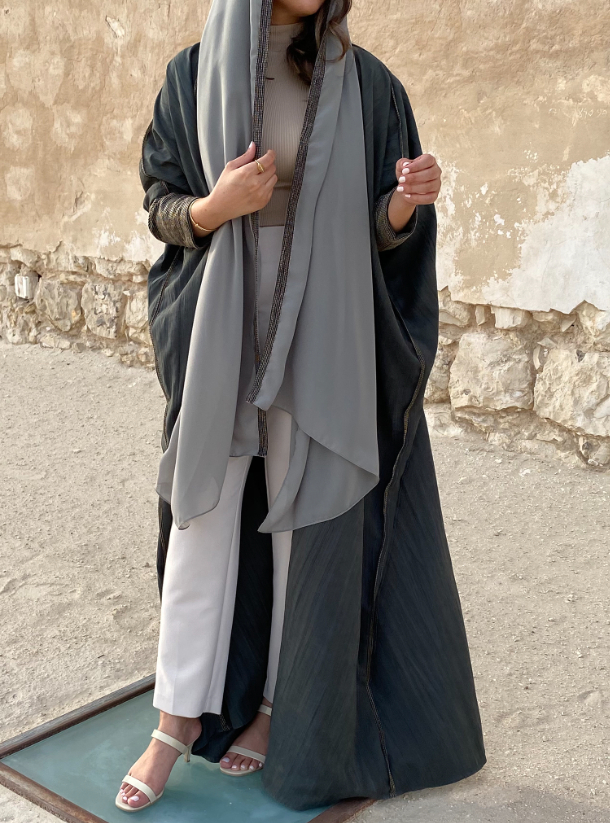 Shamwah Abaya Grey shamwah abaya with patterned trimmings. Abayas from ...