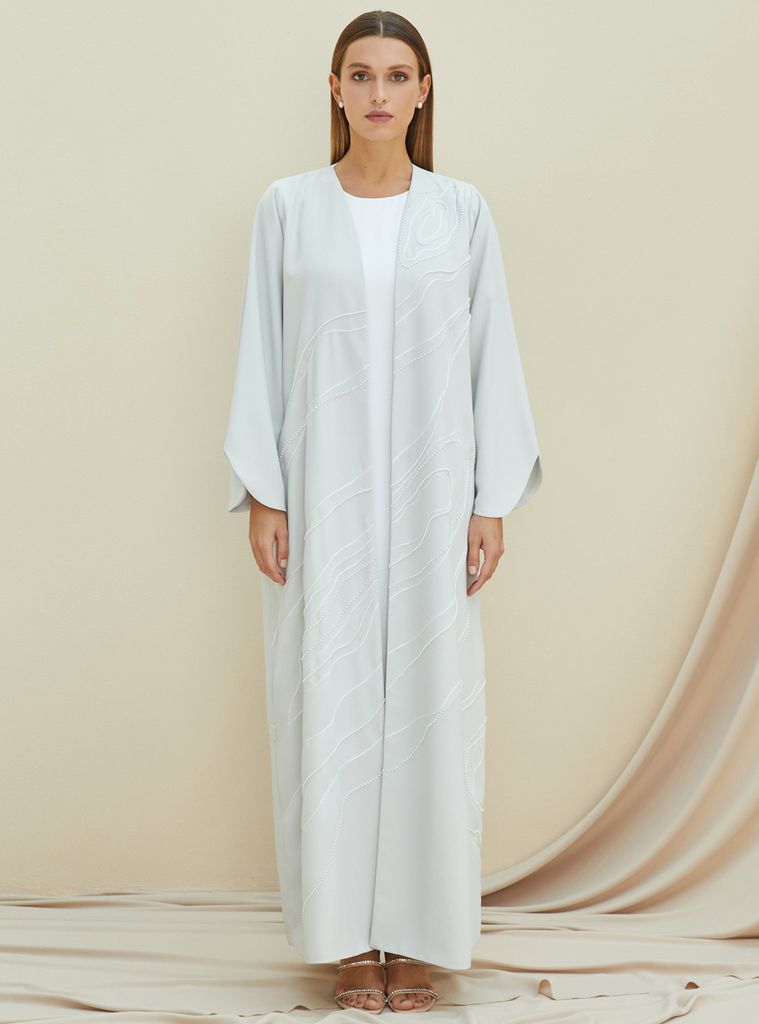 ABSTRACT SET A normal cut abaya with white inner dress and white map ...