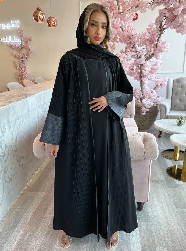 Daily Abaya Daily black crepe abaya with inner dress. Comes with a ...