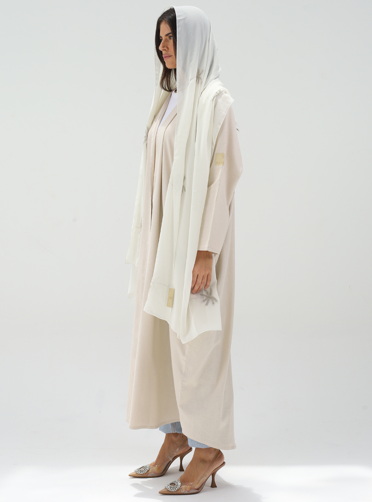 Linen Abaya Full sleeve linen abaya with complementing embroidered ...