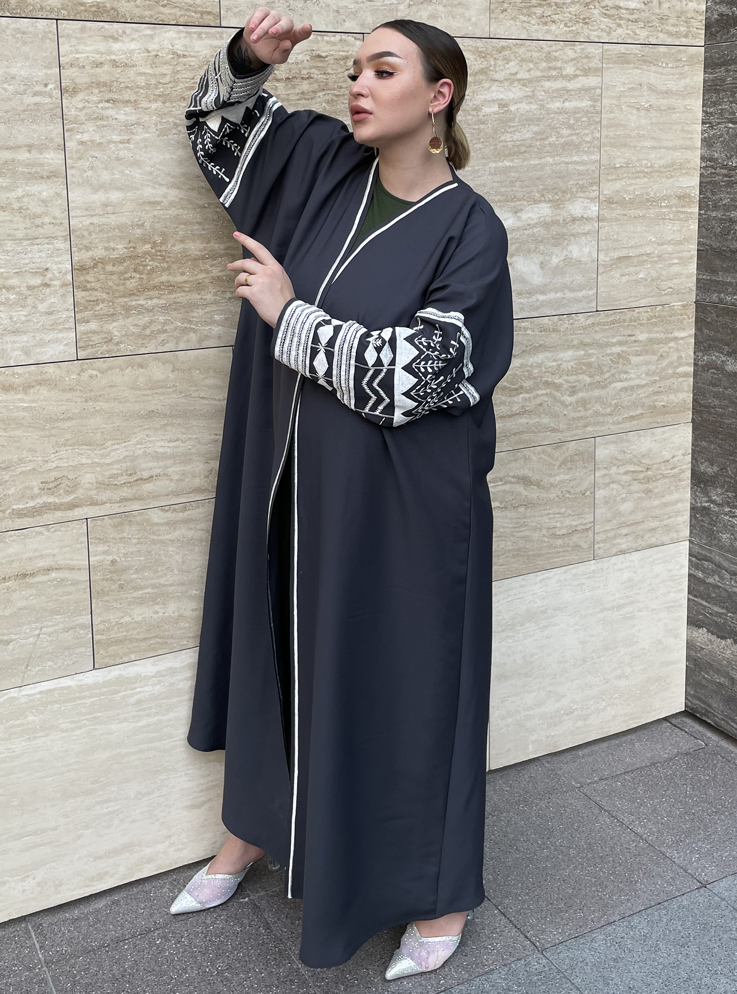 D890 grey abaya with off white embroidery Abayas from Shelen Designs at ...