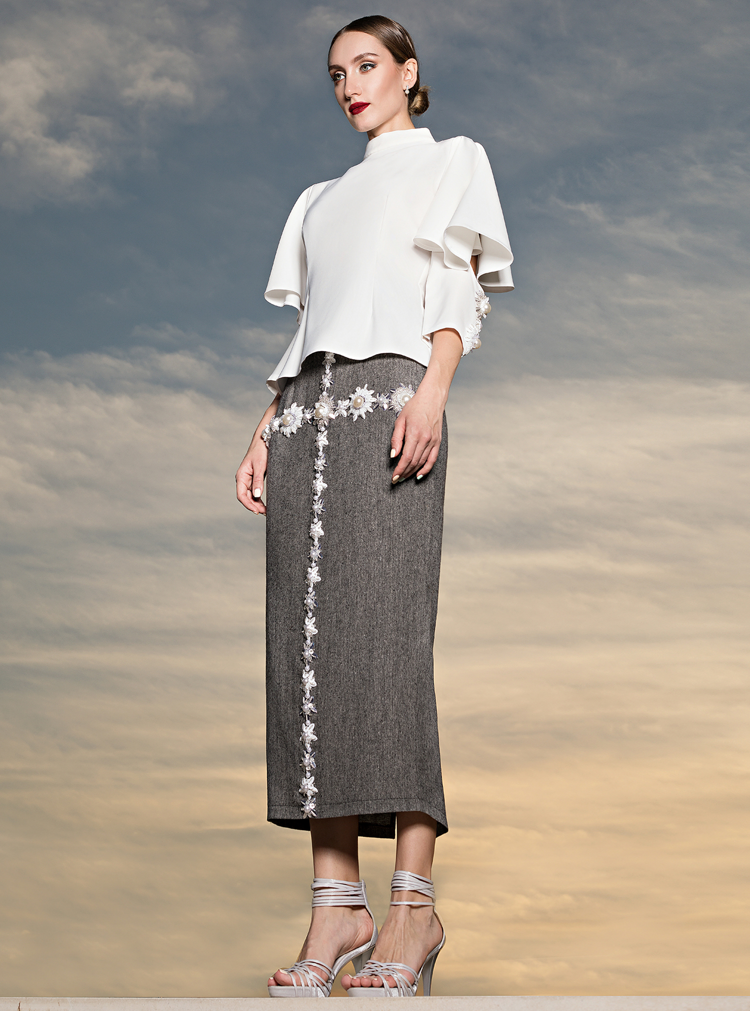 BYKTS008 top/sk Crepe top with beading embellished on wrists, woven ...