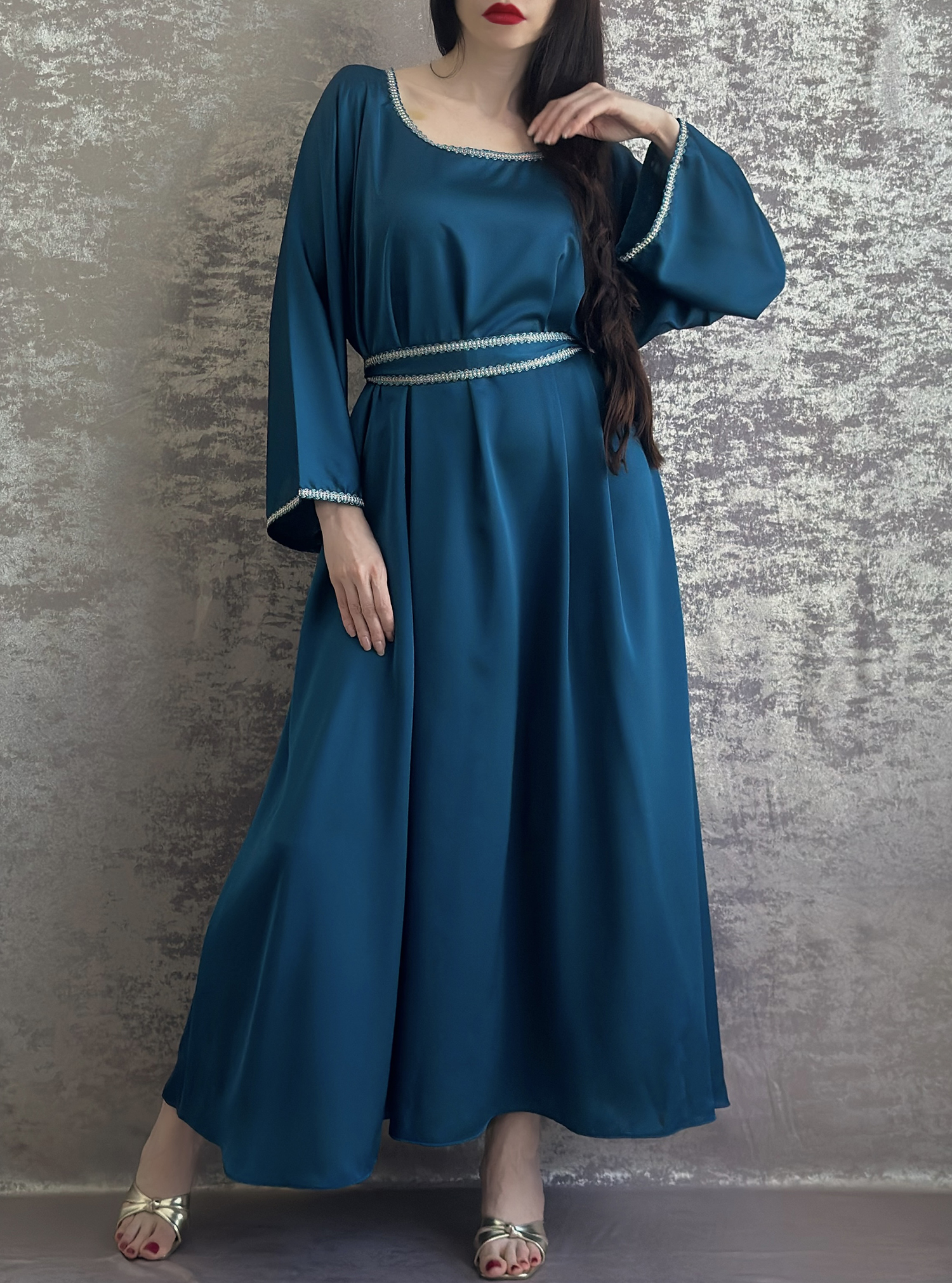 Blue kaftan Flowy blue kaftan with delicate trimmings on sleeves ...