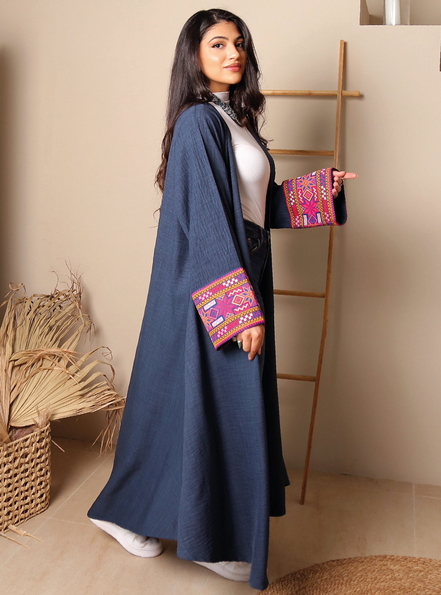 C0020 Grey blue Long bisht with an elegant Arabic-style embroidery ...