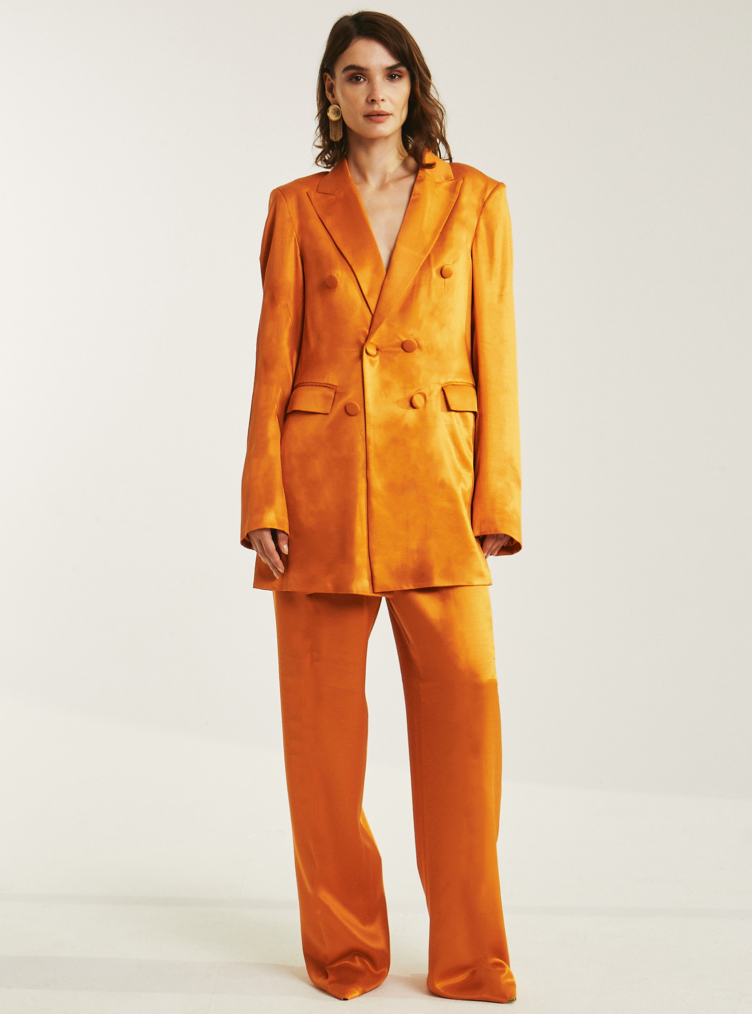 Oversized Suit Oversized lapel collar power suit, paired with straight ...