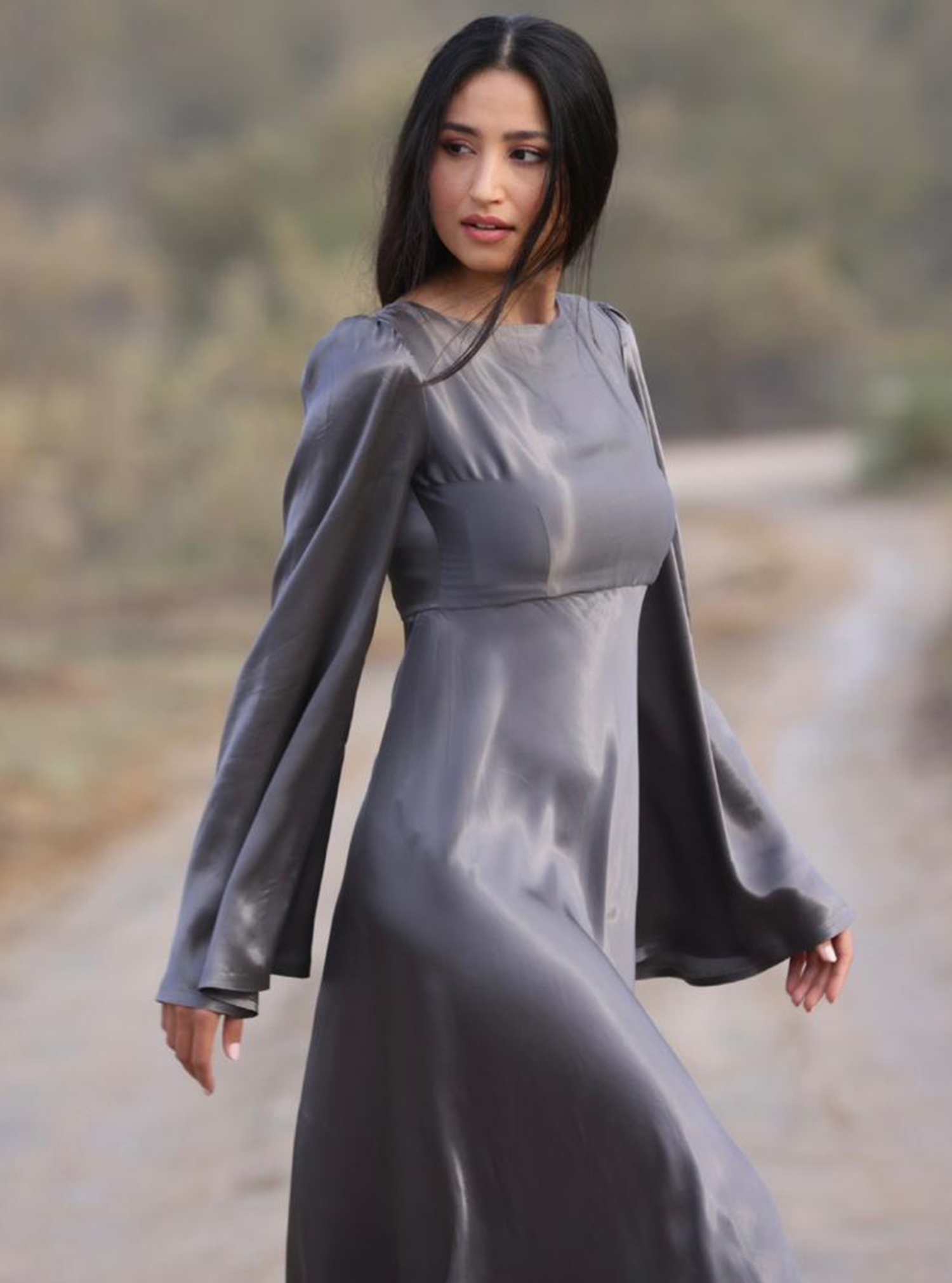 SYLVIA dress Round neck, wide sleeves, zip fastening, Dresses from Gozz collection at Boksha