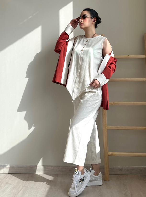 Travel Full set 3-piece travel set featuring a jacket, vest and ...