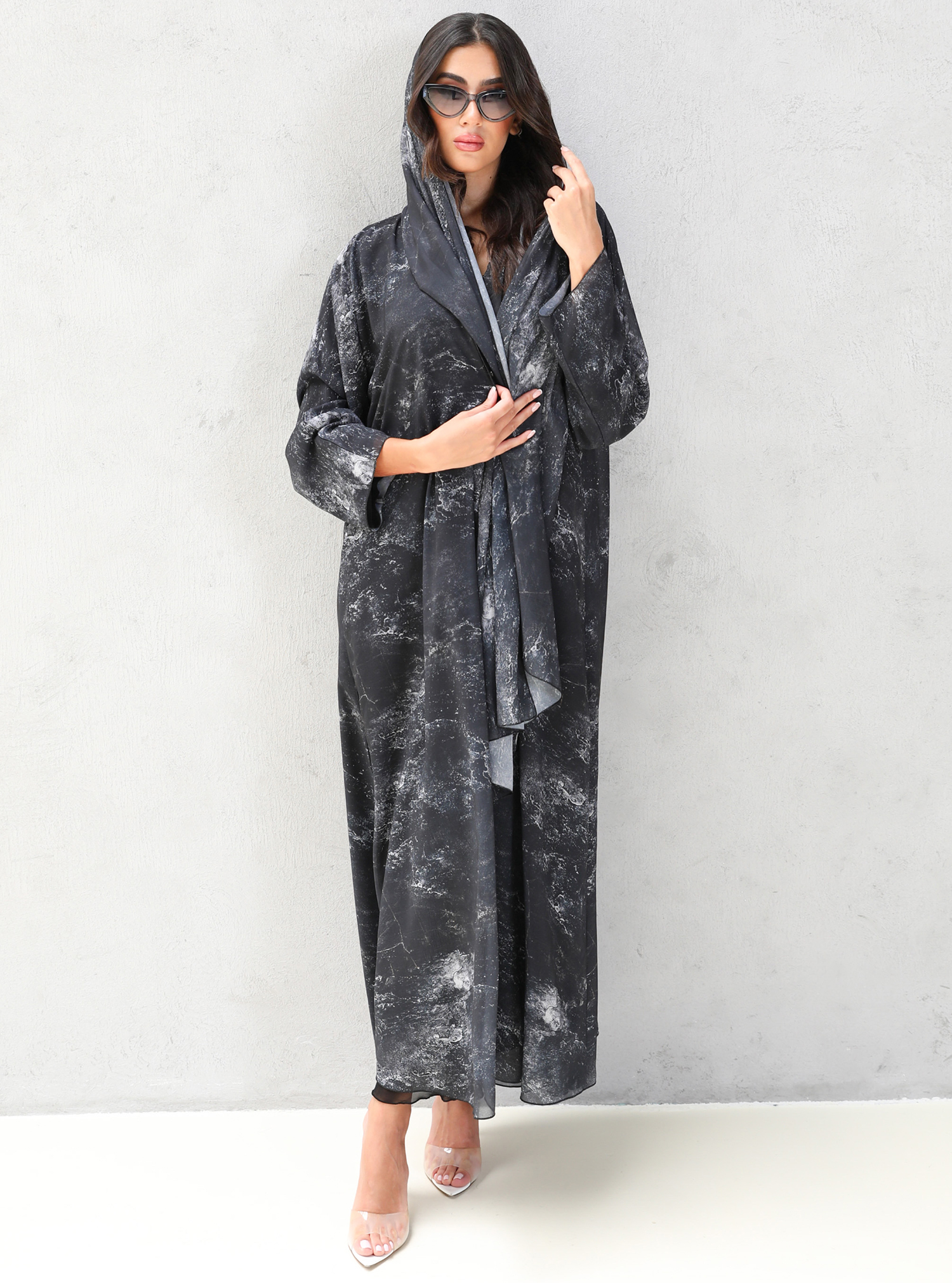 Ghroor12 Marble-inspired pattern abaya with matching headscarf. Abayas ...