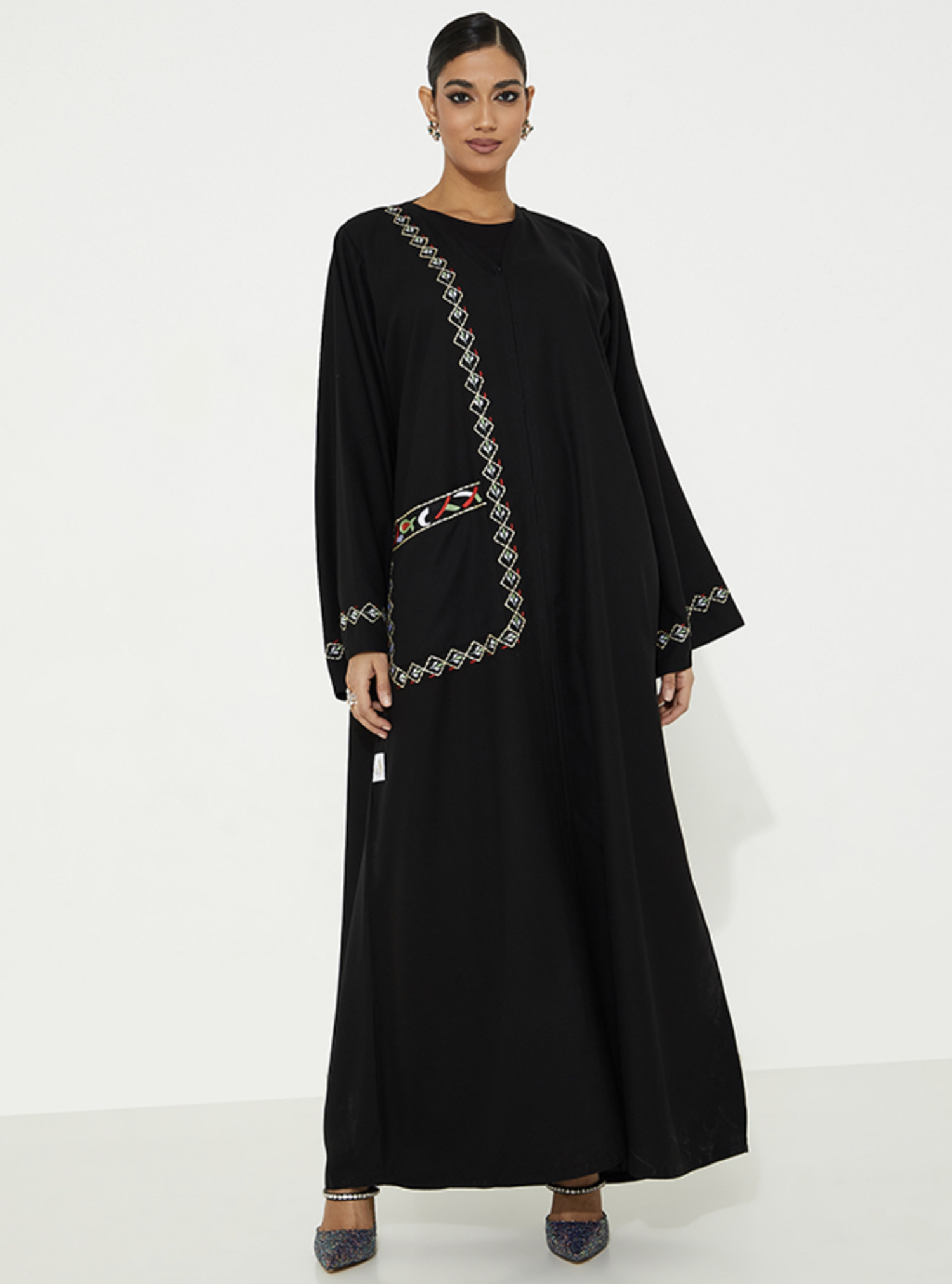 UAE Pocket Black Abaya with UAE Flag-inspired embroidery. With pocket ...