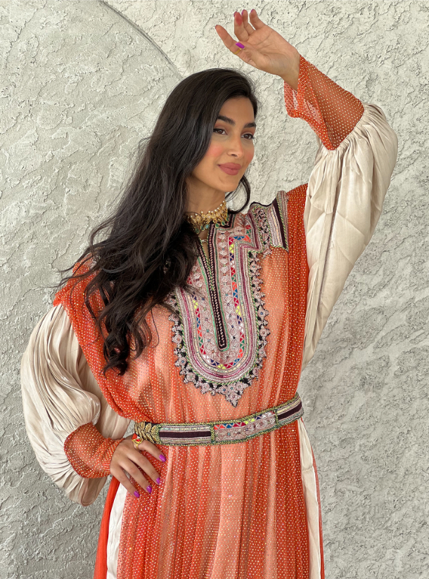 Layal Traditional Emirati Dress - Fine Hand Embroidery with Crystals ...