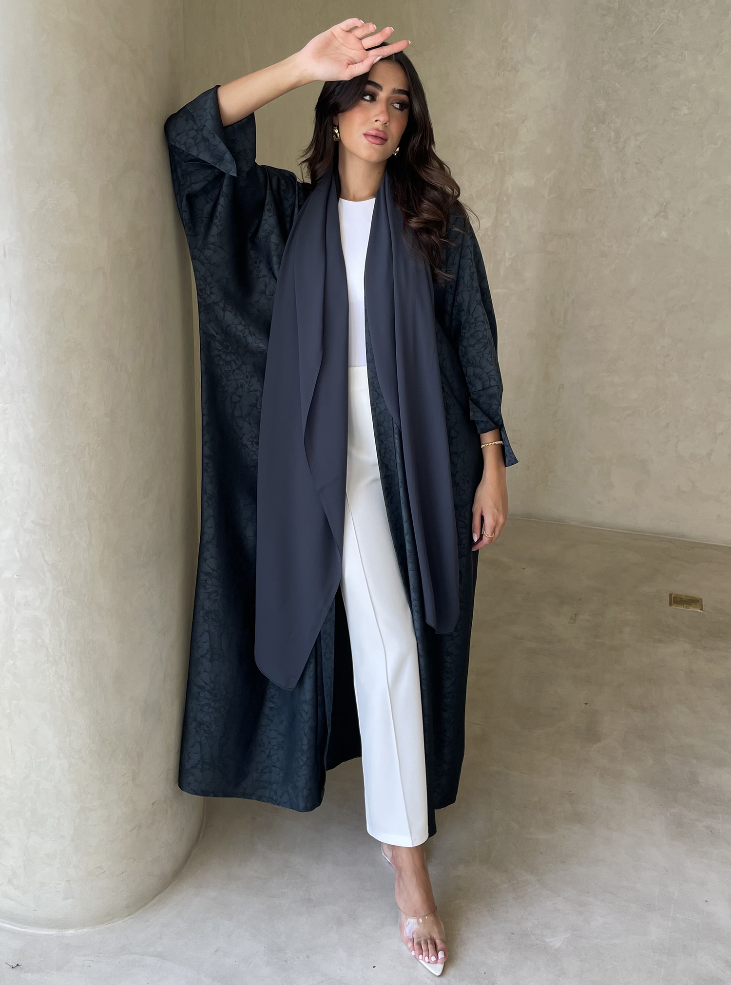 S063 dark blue Pattern Abaya in Bahraini Bisht style, epitomizes luxury ...