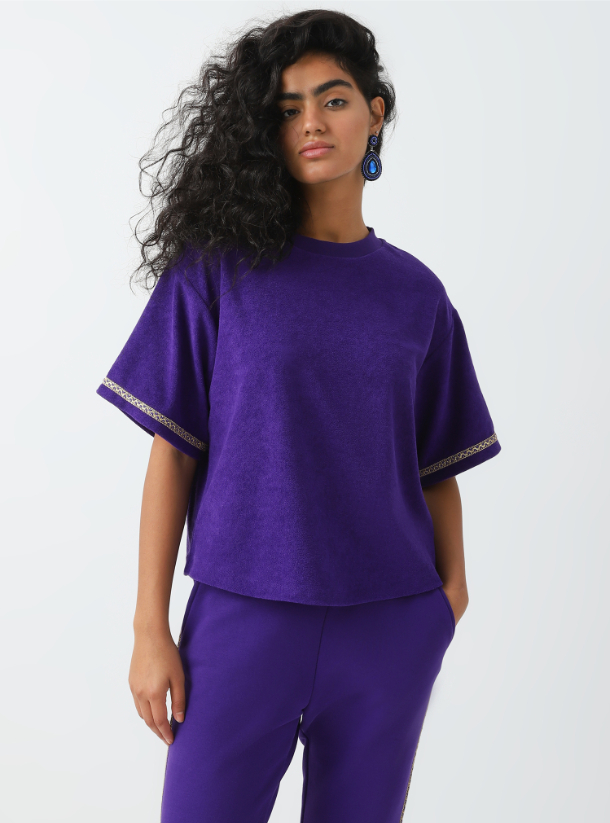 Passegiata Oversized velvet t-shirt with ornament embellished sleeves ...