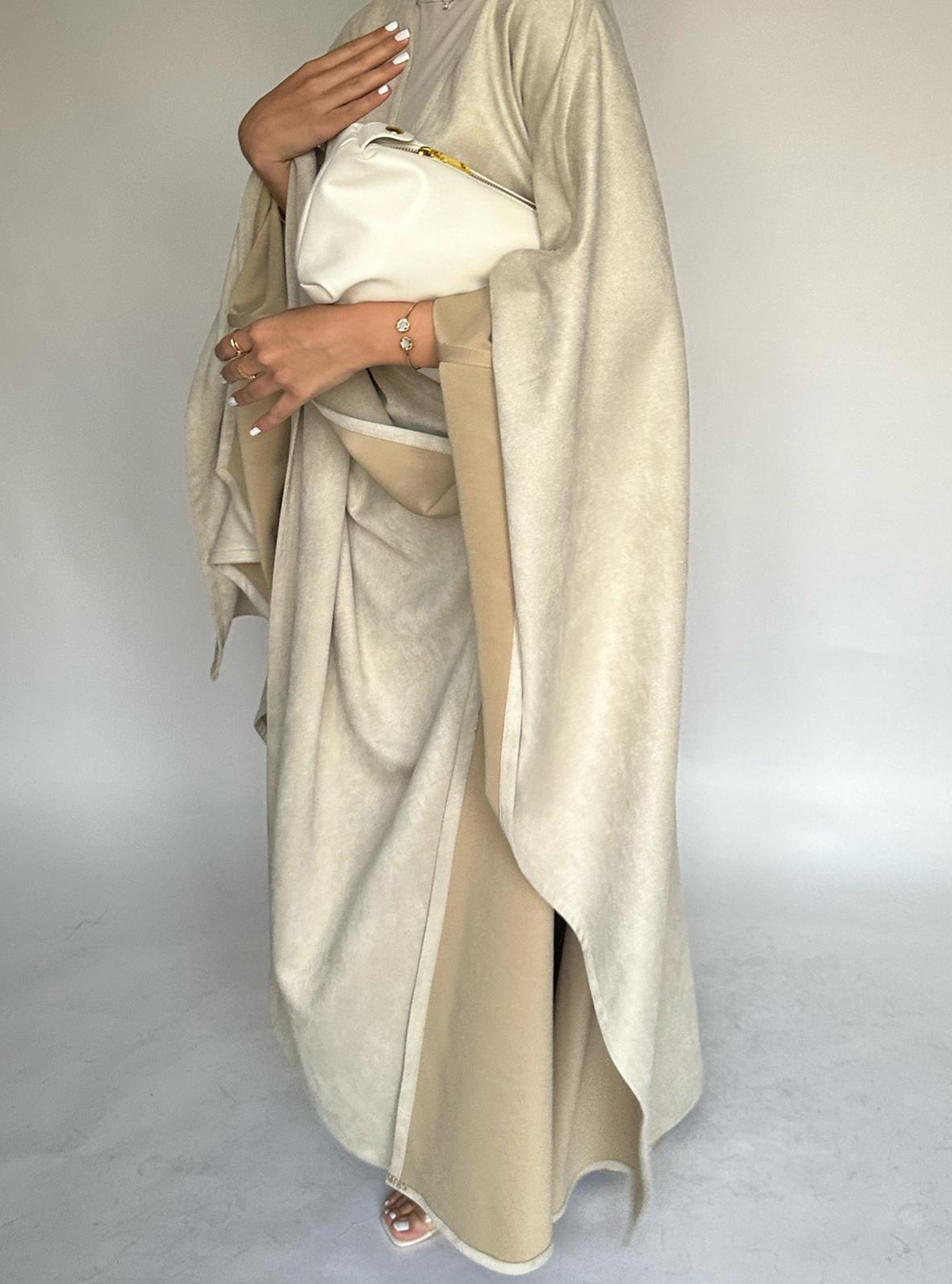 ReversibleShaal Cream Double Sided Winter Shamwa Shaal. The sides of ...