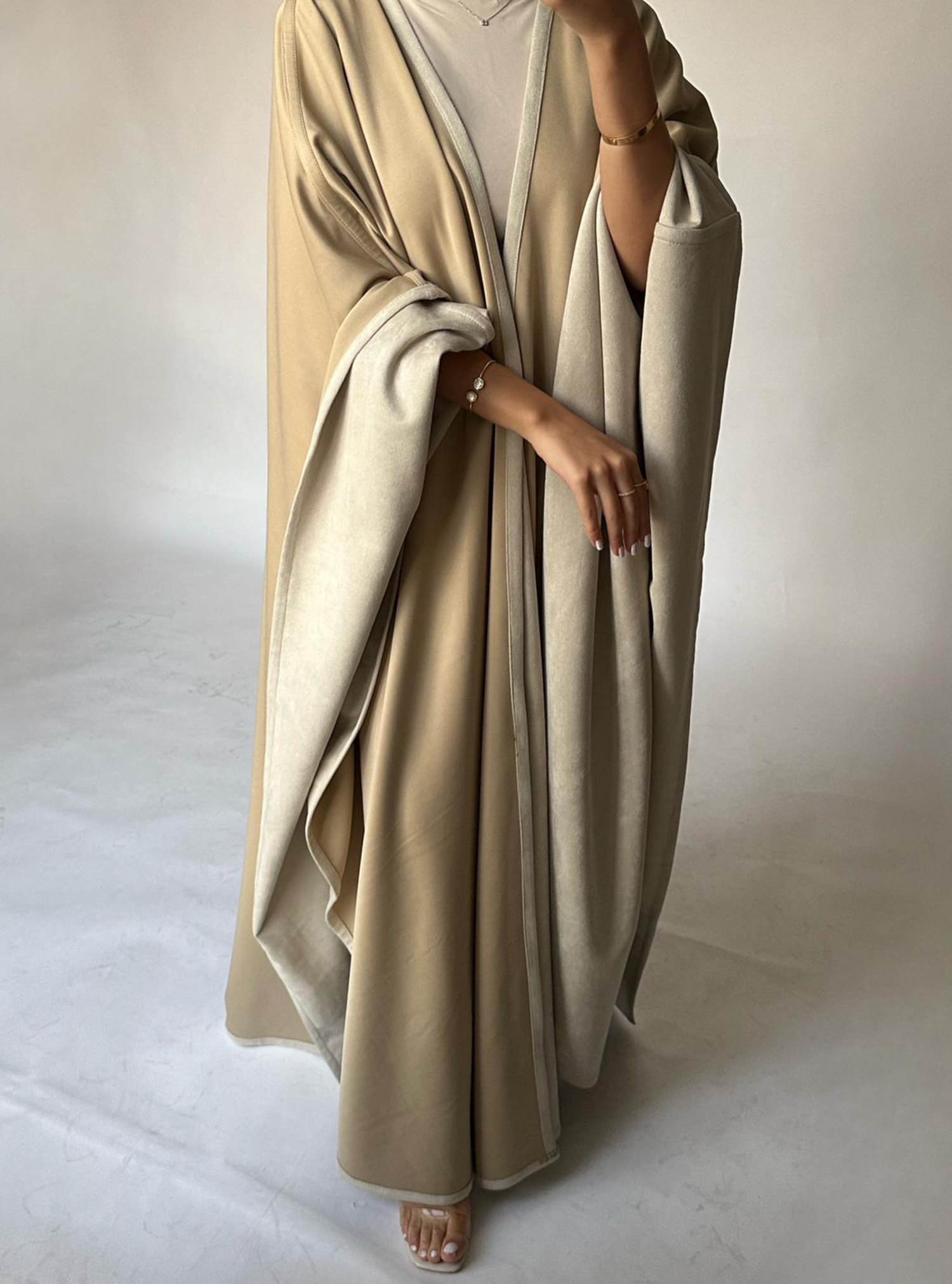 ReversibleShaal Cream Double Sided Winter Shamwa Shaal. The sides of ...