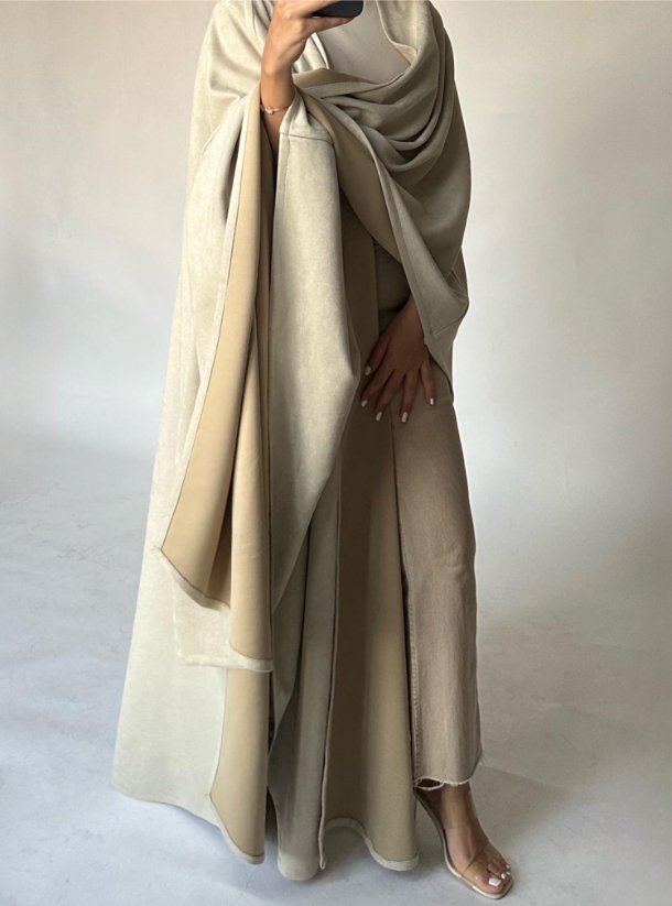 ReversibleShaal Cream Double Sided Winter Shamwa Shaal. The sides of ...