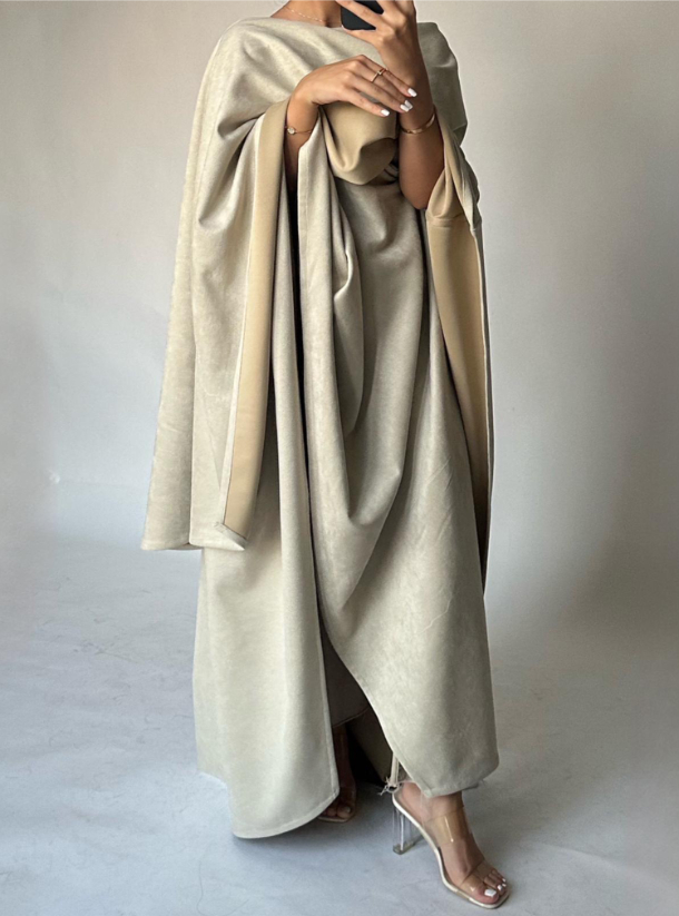 ReversibleShaal Cream Double Sided Winter Shamwa Shaal. The sides of ...