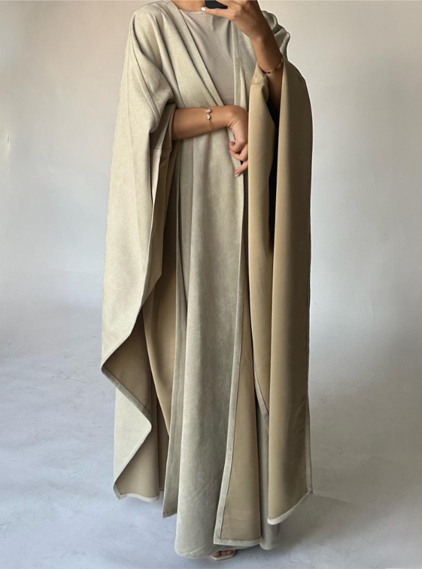 ReversibleShaal Cream Double Sided Winter Shamwa Shaal. The sides of ...