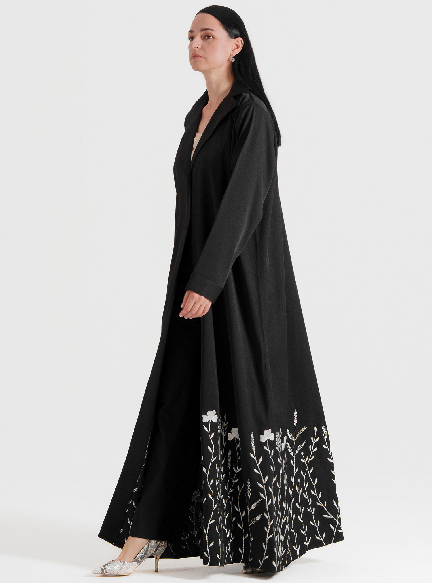 GS Flowers Abaya With Neck Design Embroidery white Flowers Designs ...