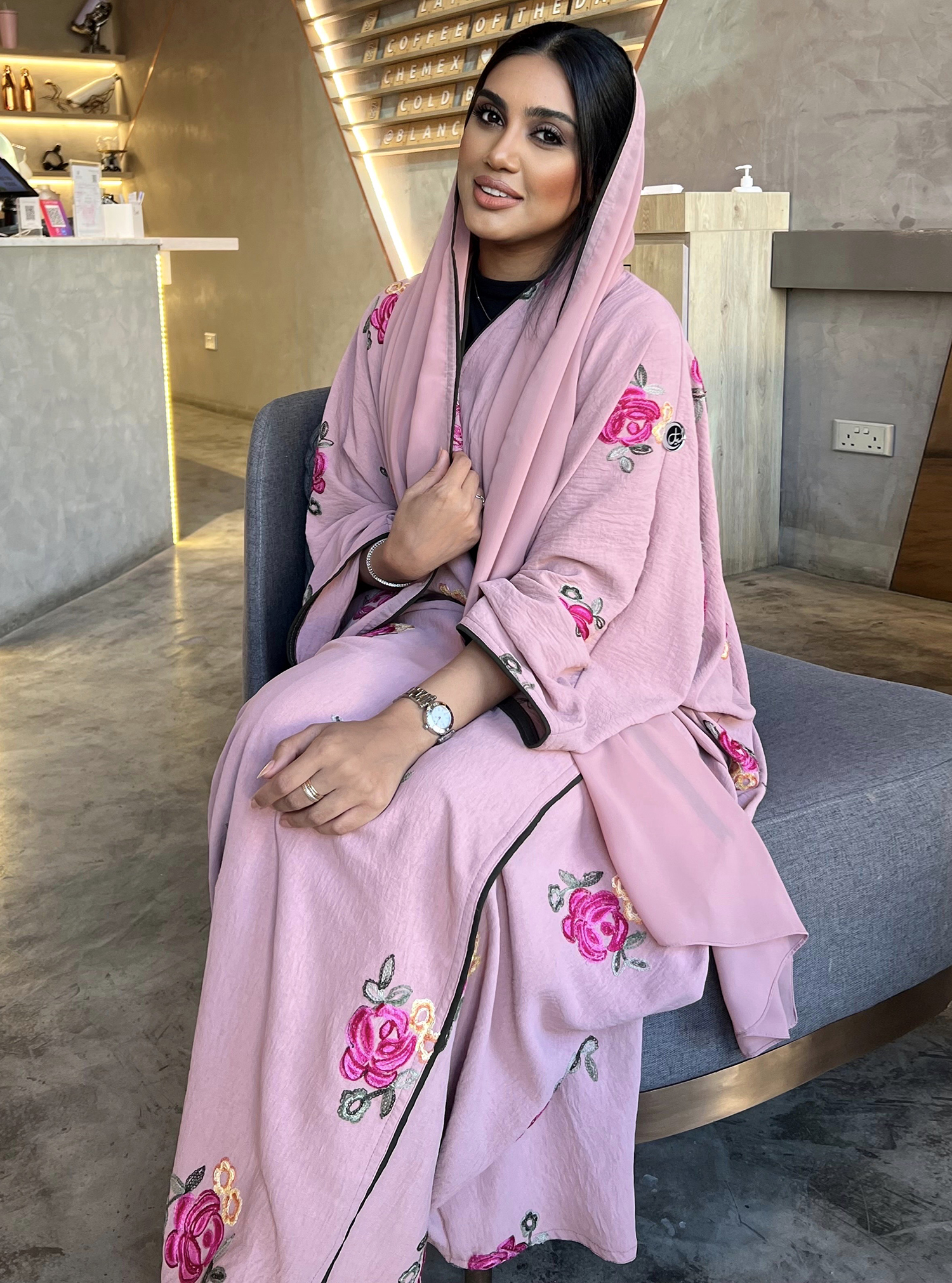 Pink flowers Elegant dusty pink abaya with flower embroidery Abayas ...