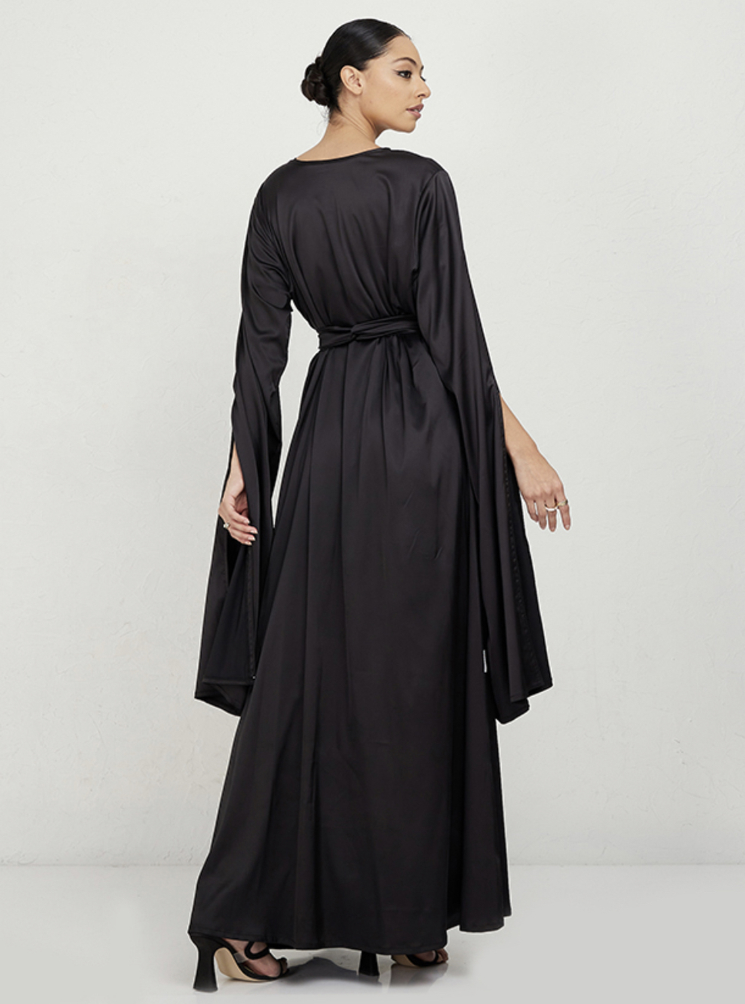 S-long Sleeves Abaya With Satin long Sleeves Design + Blet Abayas from ...