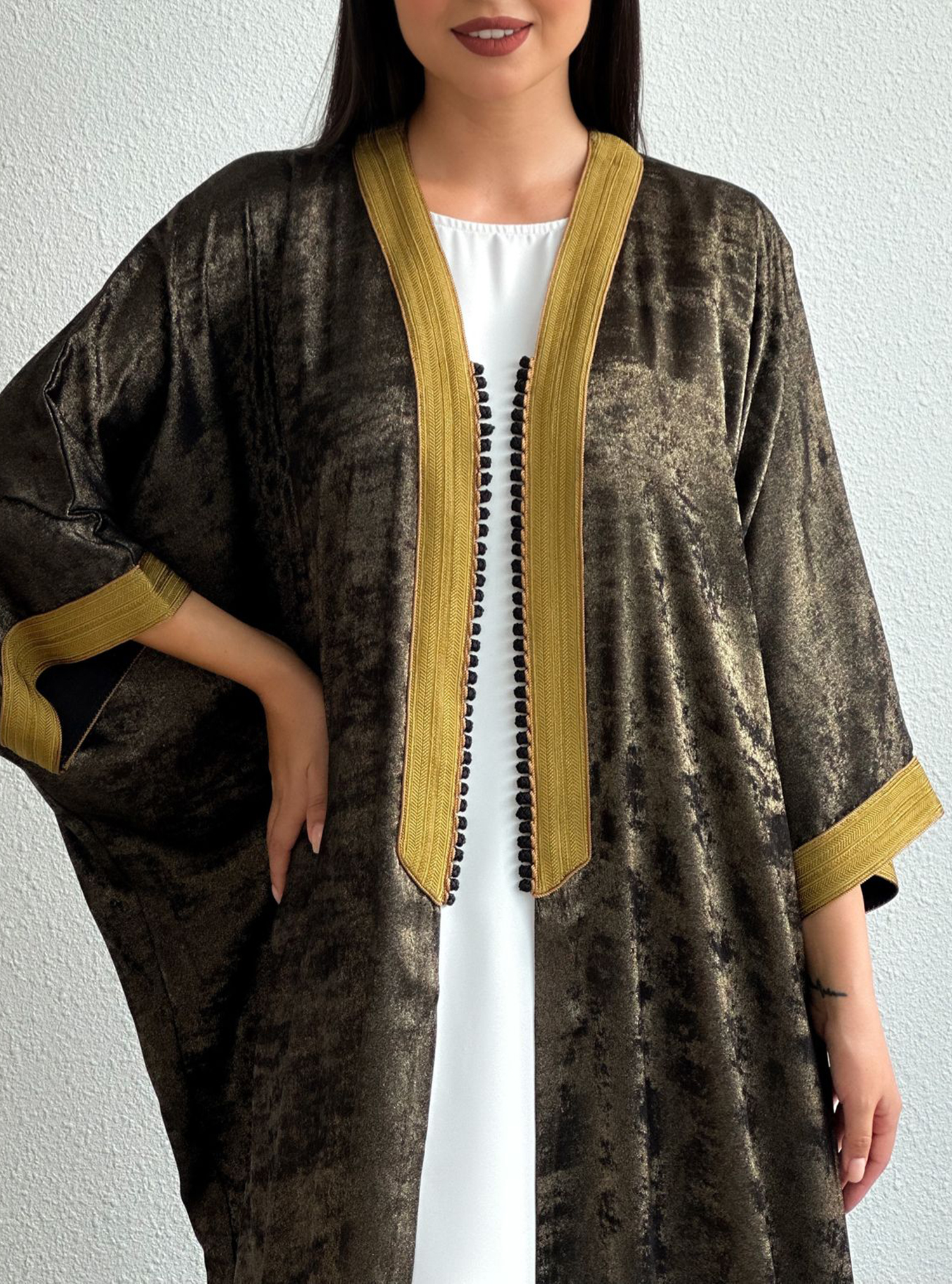 Bulawan Burnt gold bisht abaya with golden trimmings. Abayas from SILK ...