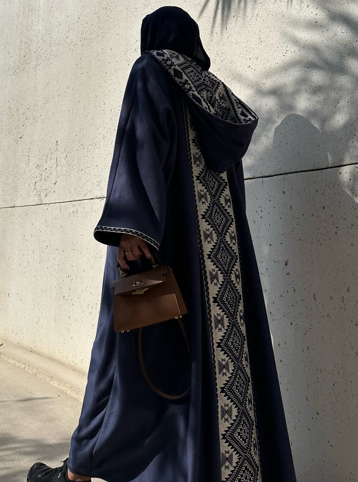 The navy Navy abaya with hood. Abayas from Abayacheck at Boksha