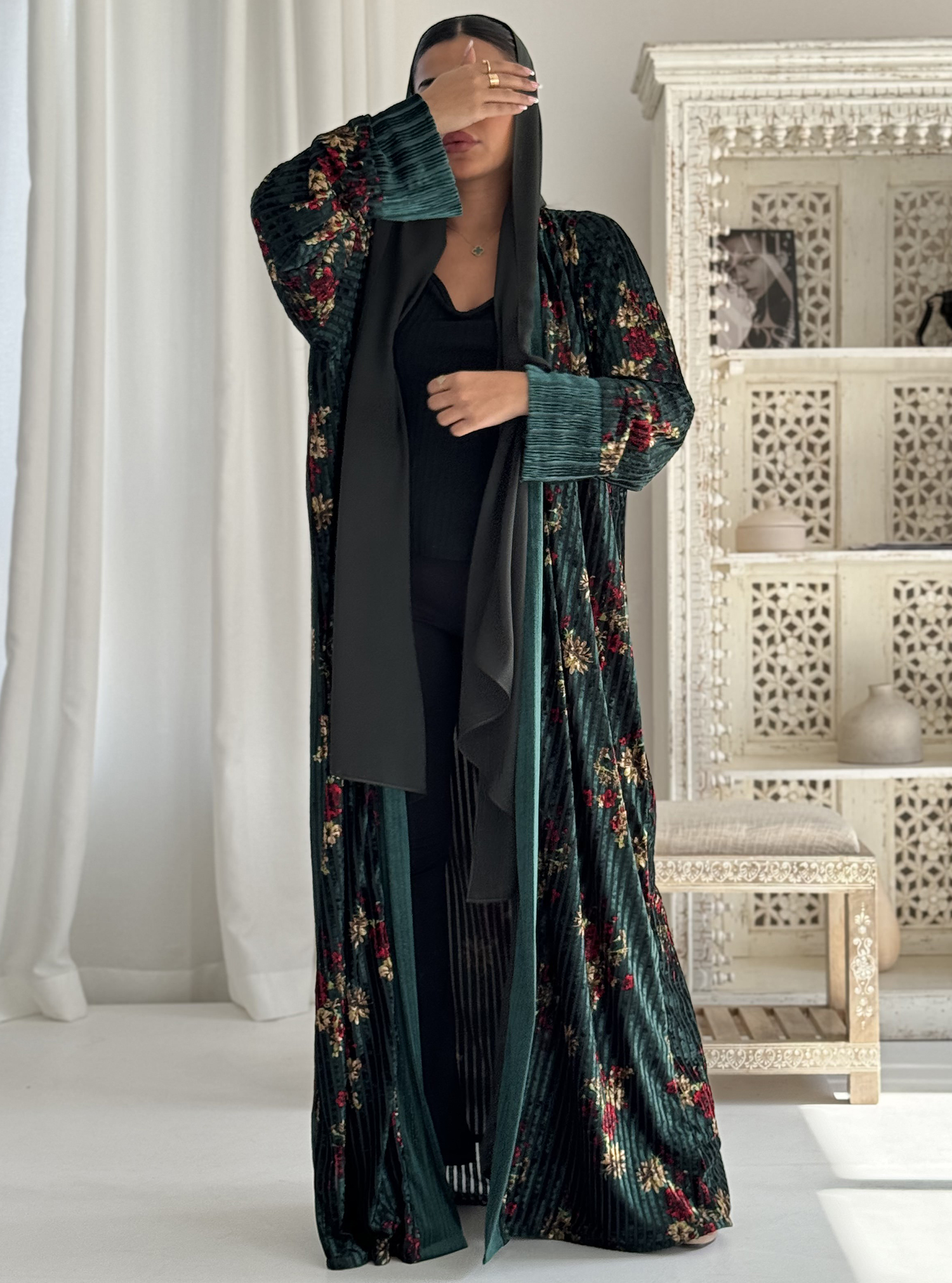 Velvet abaya Floral velvet abaya with full lining. Comes with a ...